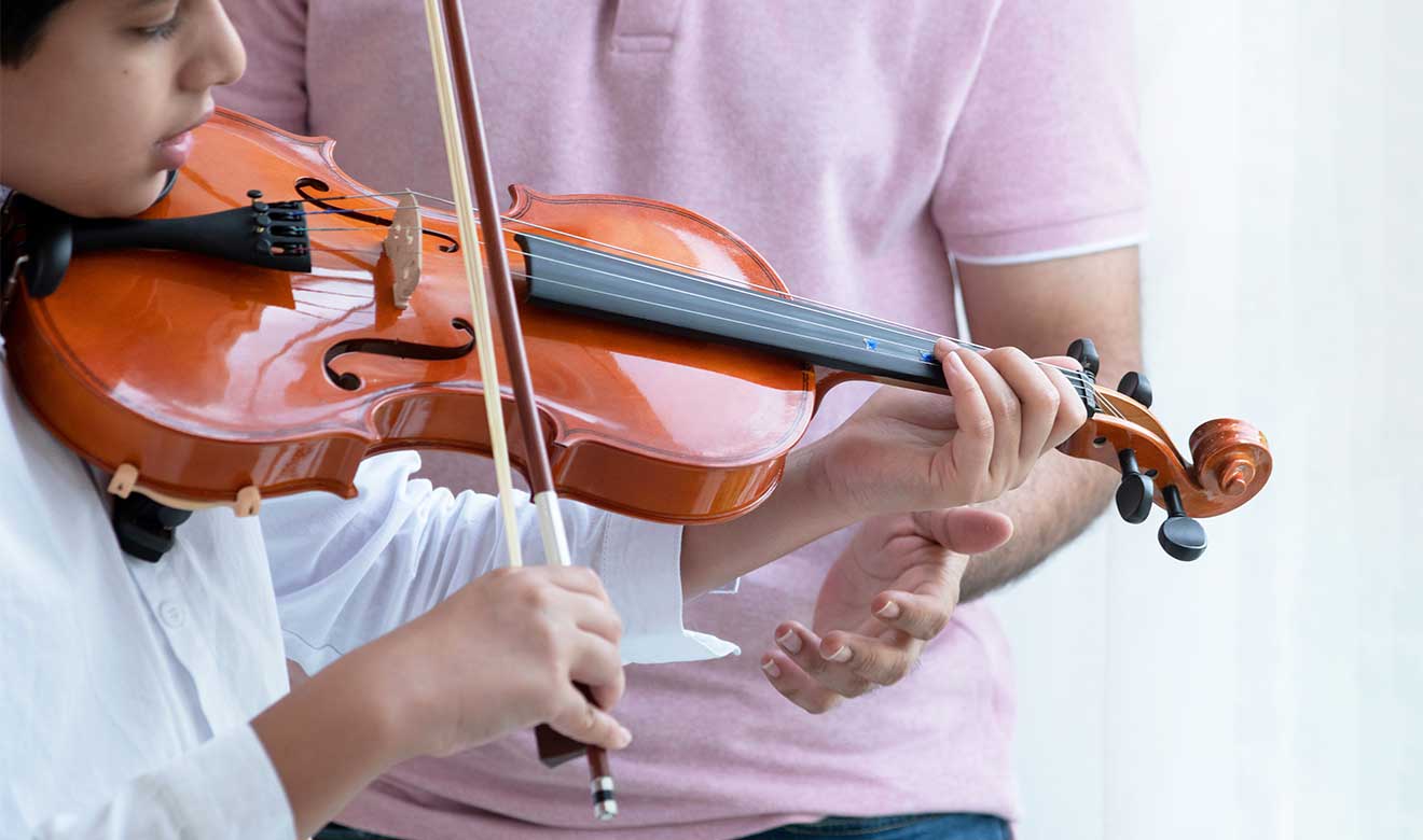 Qué beneficios trae tocar instrumentos musicales a los niños